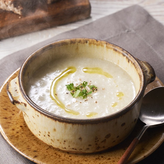 みずみずしく上品な 聖護院かぶらのスープ｜ オイシックス公式